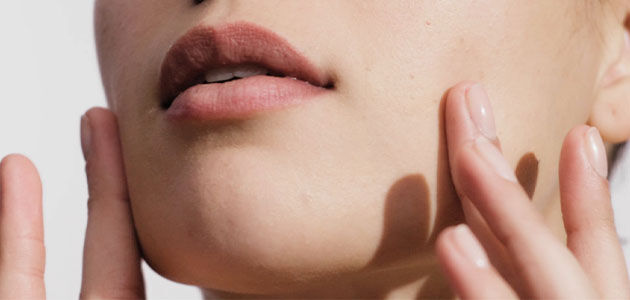 how-to-use-a-facial-roller | L'OCCITANE UK